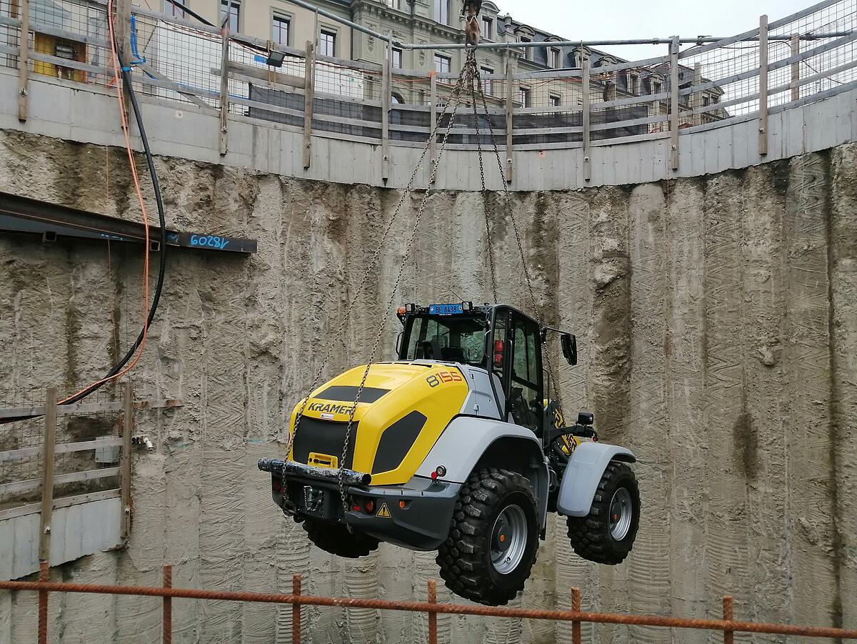 Le Kramer 8155 au travail à 25 mètres sous terre dans un tunnel | Kramer